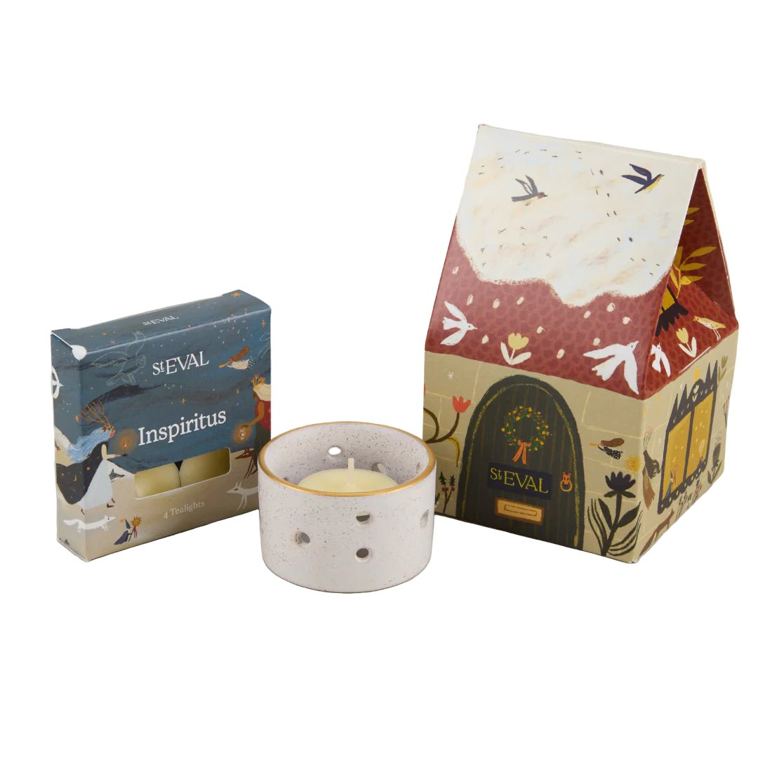 Inspiritus Christmas Cottage – Angela Reed