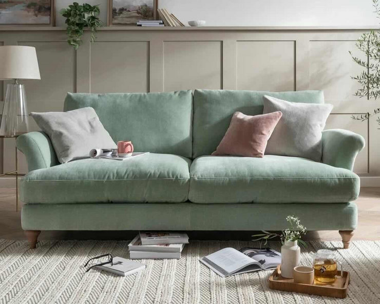 Contact – Angela Reed